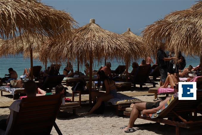 Γέμισαν οι παραλίες σε Αθήνα και Θεσσαλονίκη - Μποτιλιάρισμα στην ...