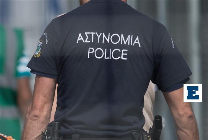 Μαζική έφοδος της αστυνομίας σε κτηματολογικά γραφεία της Αττικής ...
