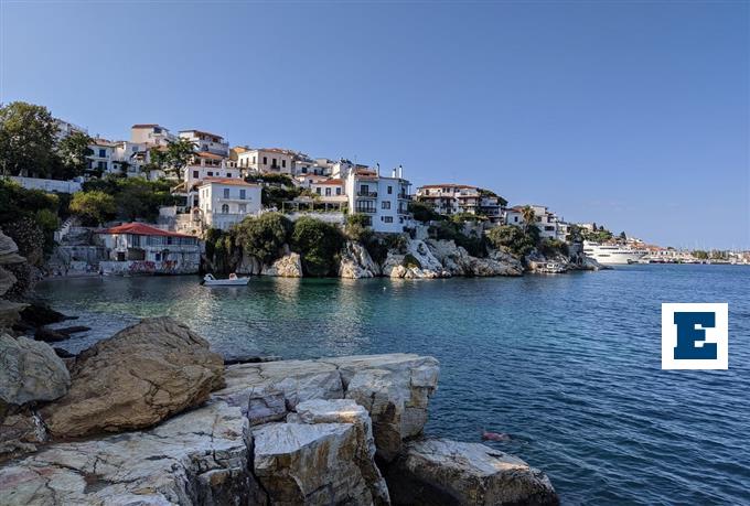 Σκιάθος, ο μεγάλος έρωτας της Κέιτ Χάντσον: Όλα όσα θα απολαύσεις στην ...